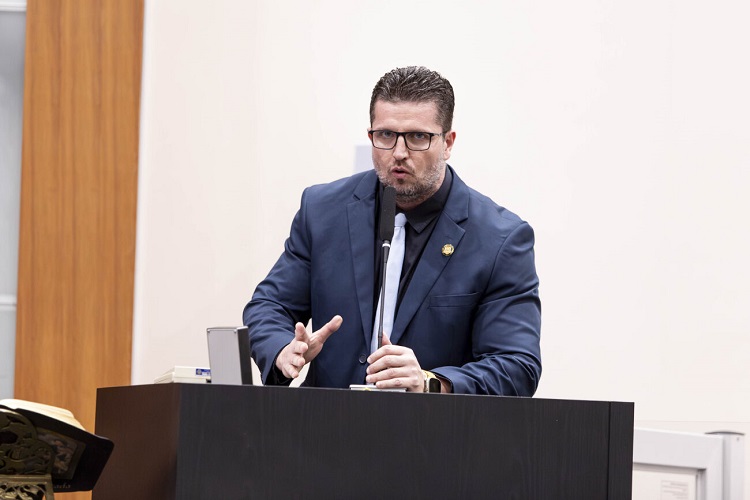 Candidato promete enfrentar o crime organizado e facções na Câmara de ...