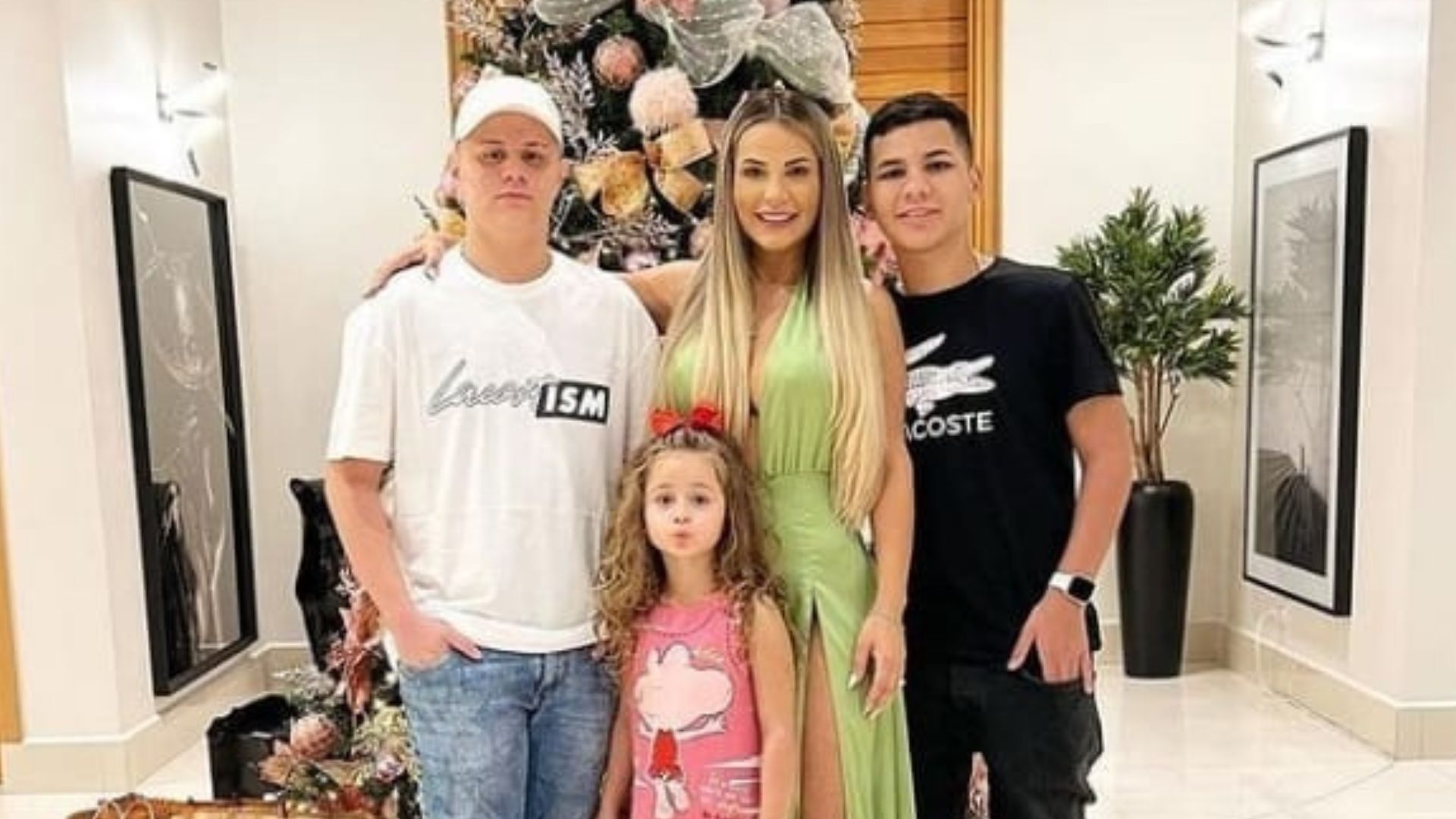 Kayky Bezerra, filho de Deolane Bezerra desabafa após soltura da mãe ...