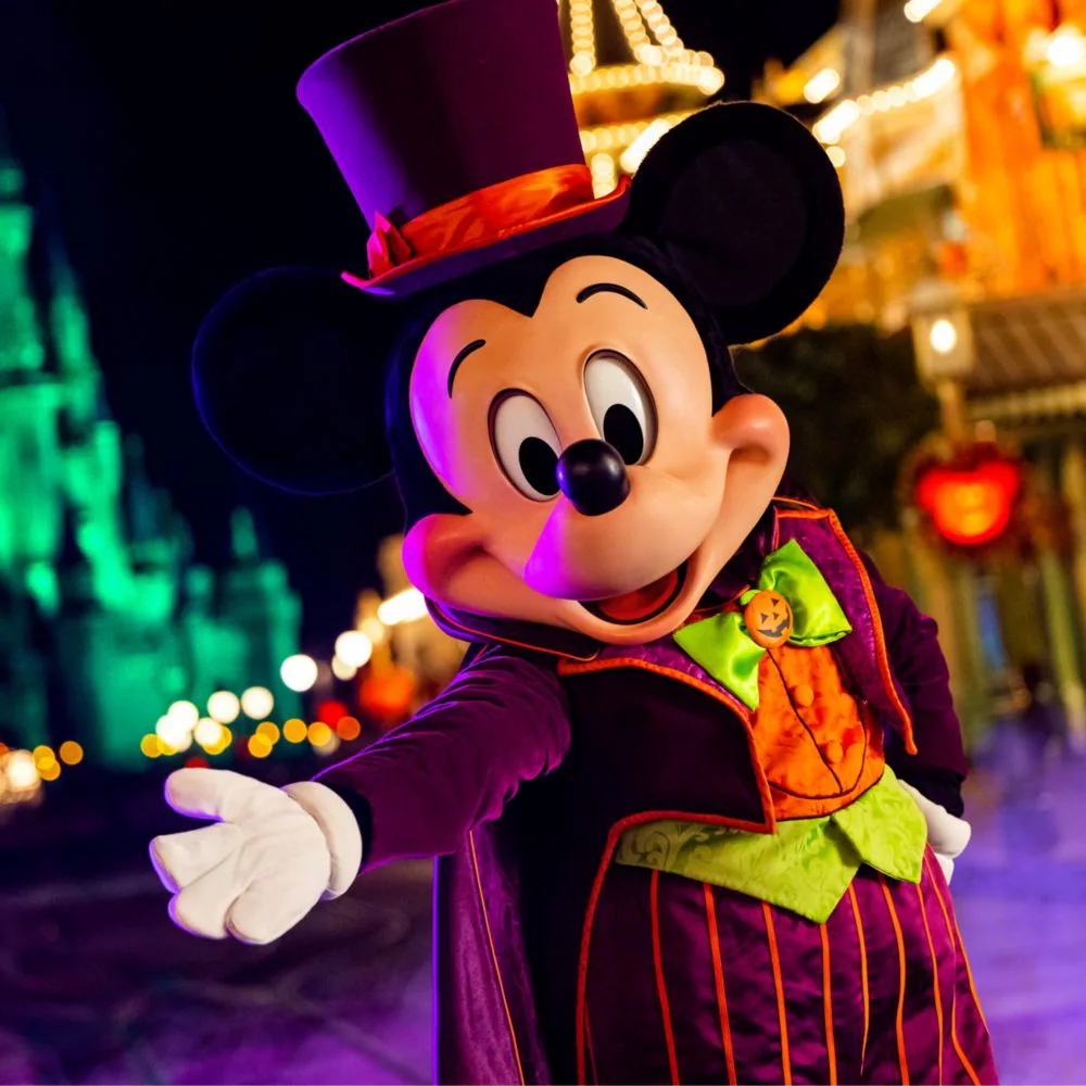 Mickey dá bronca em pai distraído na Disney e vídeo viraliza; VEJA ...