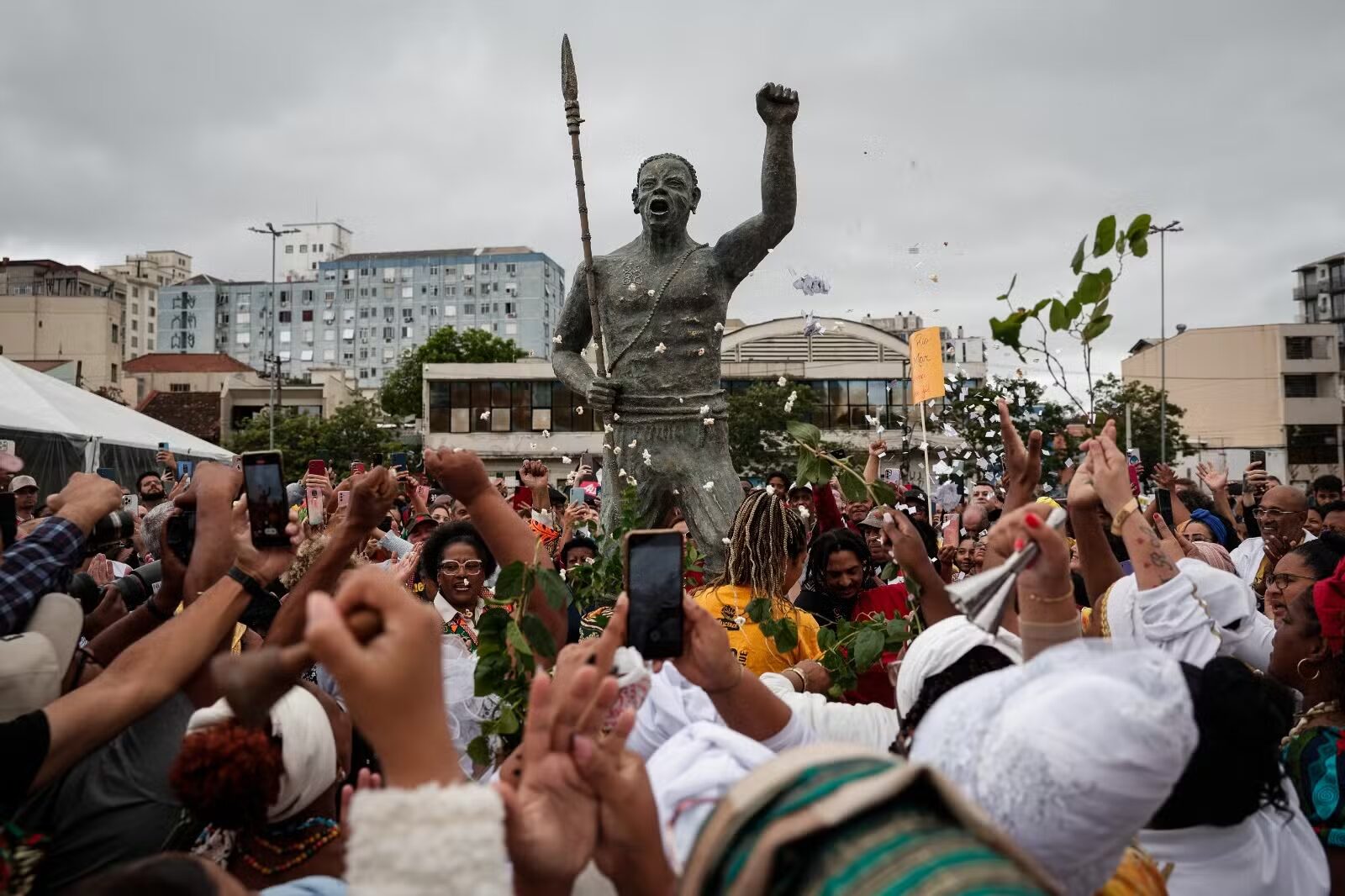 Porto Alegre inaugura estátua de Zumbi dos Palmares no Dia da ...