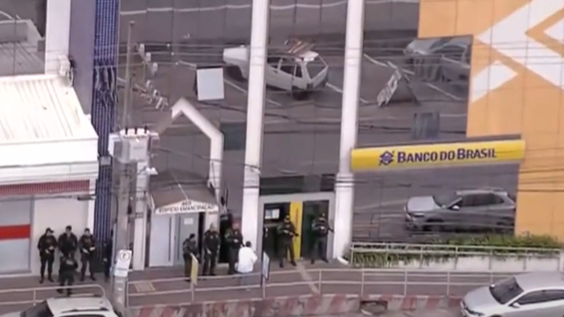Assalto ao Banco do Brasil em São Paulo termina com reféns resgatados; VEJA VÍDEO - O Matogrossense